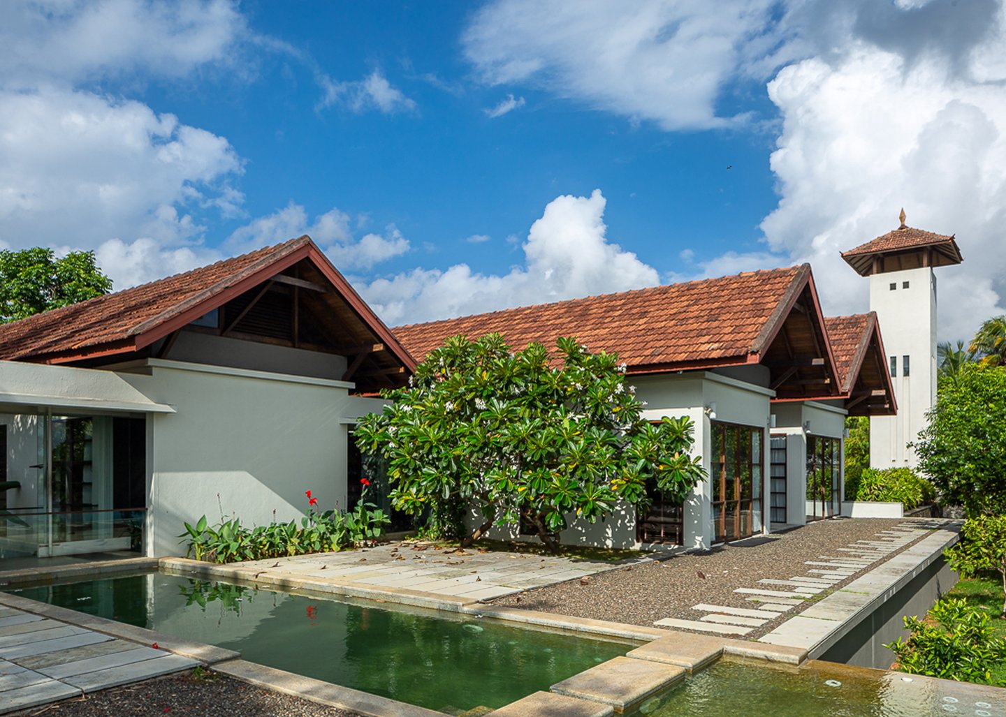 Cliff Hanger | Stapati